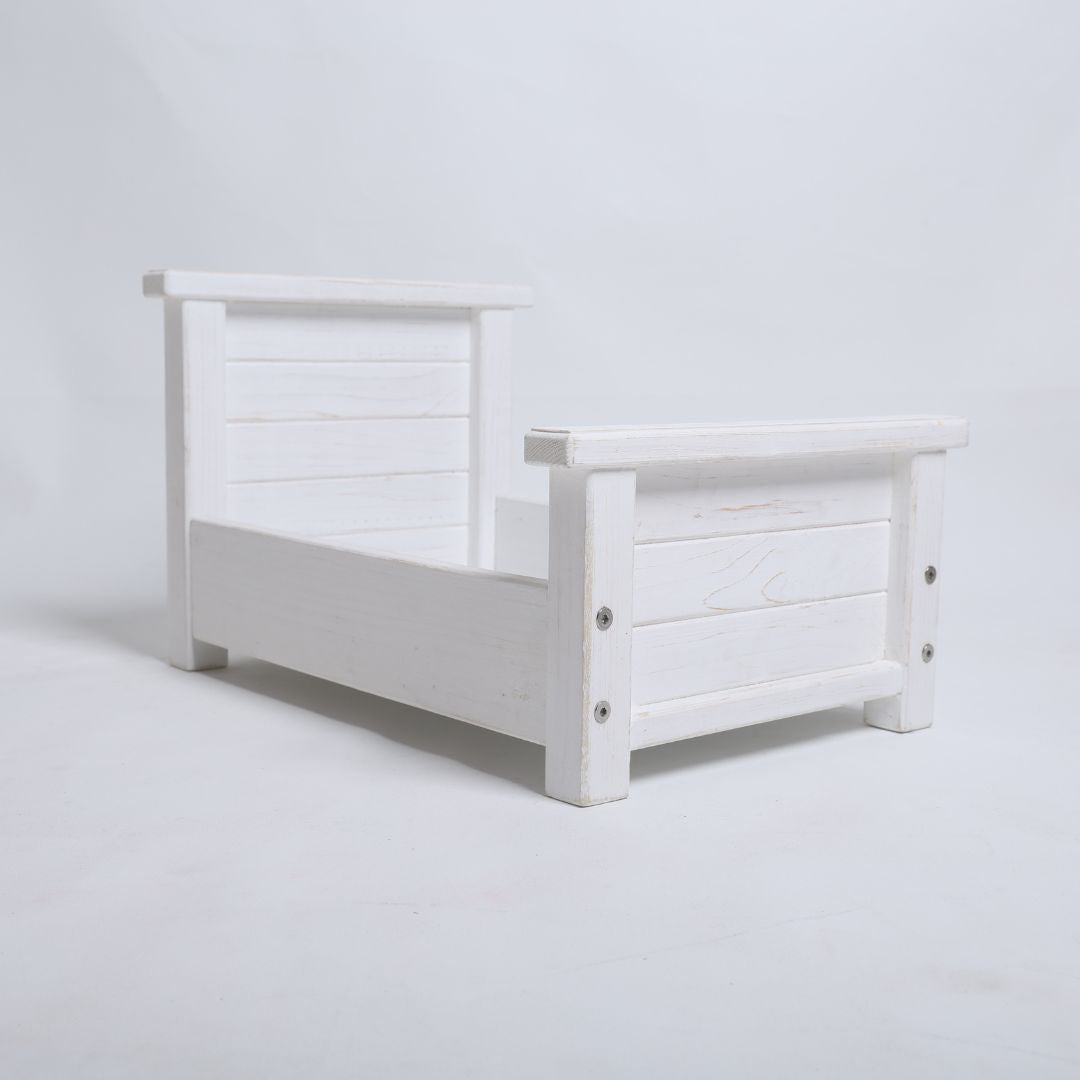 Baby Photoshoot Prop Bed – whiteihf baby photoshoot props